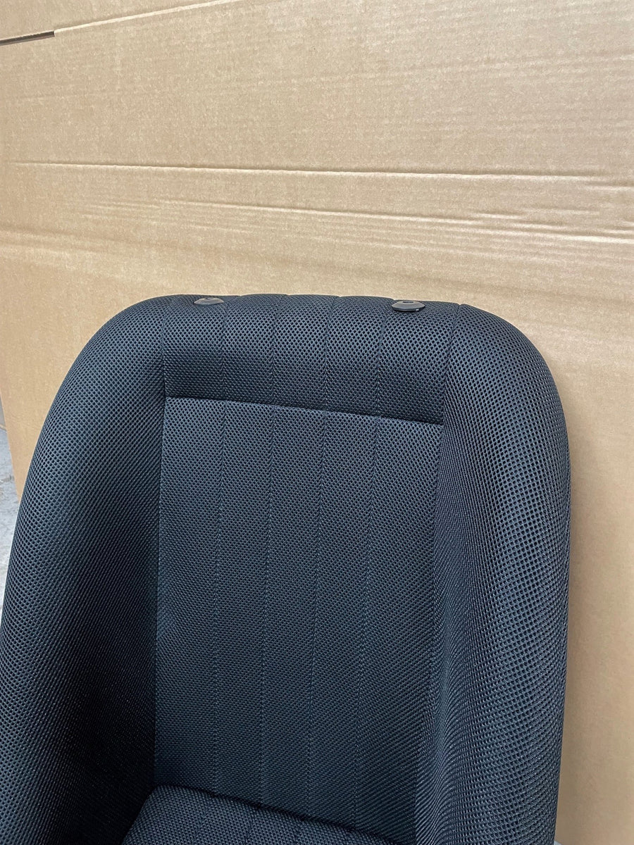 Classic with Headrest – Cobra Seats